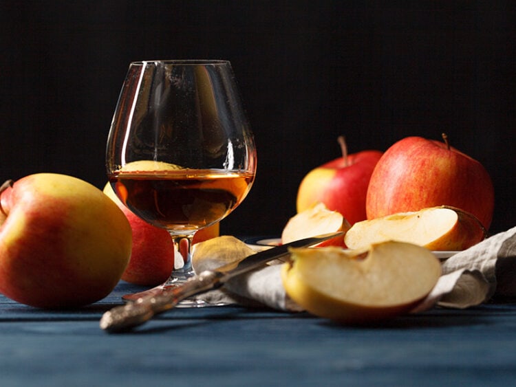 30 Traditional, Authentic, and Typical French Beverages