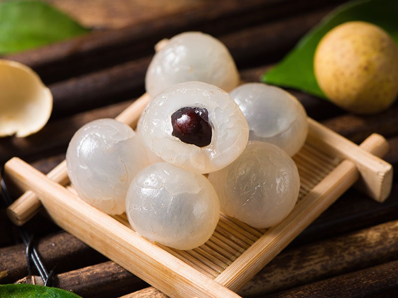 29 White Fruits with Their Healthy Benefits (with Pictures)