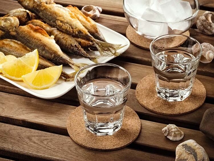 21 Popular Greek Beverages: Traditional and Unique Picks