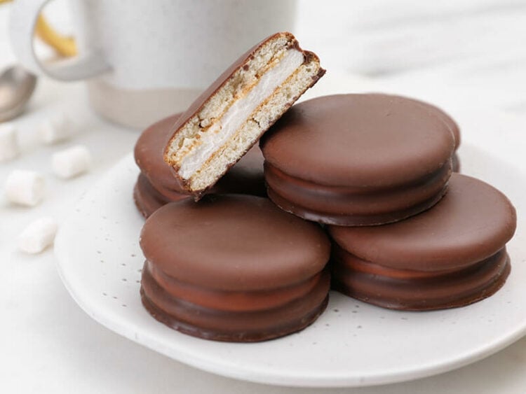 16 Types of Snack Foods: Flavorful Treats for Quick Meals