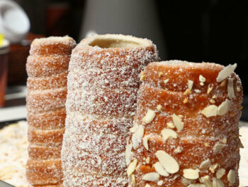 17 Different Types of Cakes with Pictures