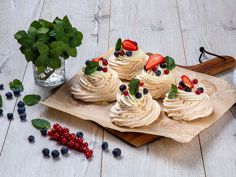 20 Different Types of Garnish for Food and Drinks