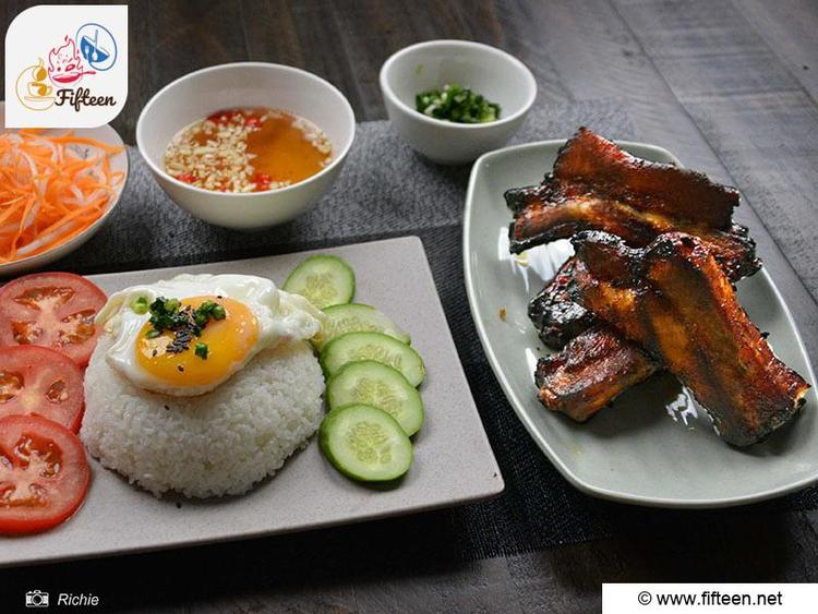 Cơm Tấm Sườn Que Recipe (Vietnamese Broken Rice with Pork Ribs)