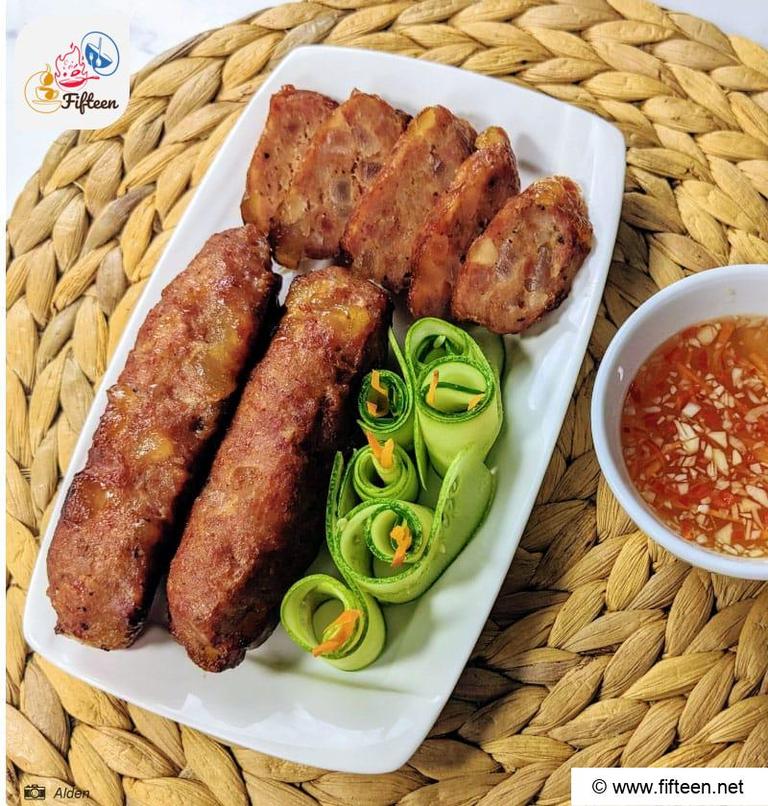 Nem Nướng Recipe (Vietnamese Grilled Pork Sausage)