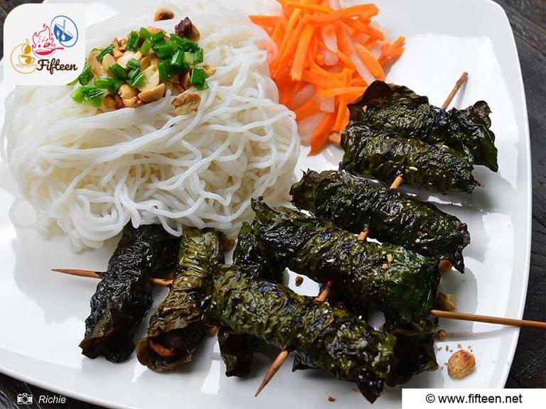 Bò Nướng Lá Lốt Recipe (Vietnamese Grilled Beef in Wild Betel Leaves)