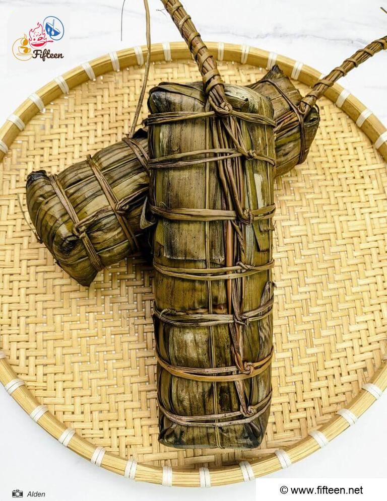 Bánh Tét Recipe (Vietnamese Cylindrical Sticky Rice Cake)
