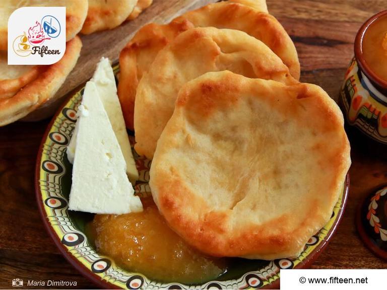 Mekitsi Recipe (Bulgarian Fried Dough)
