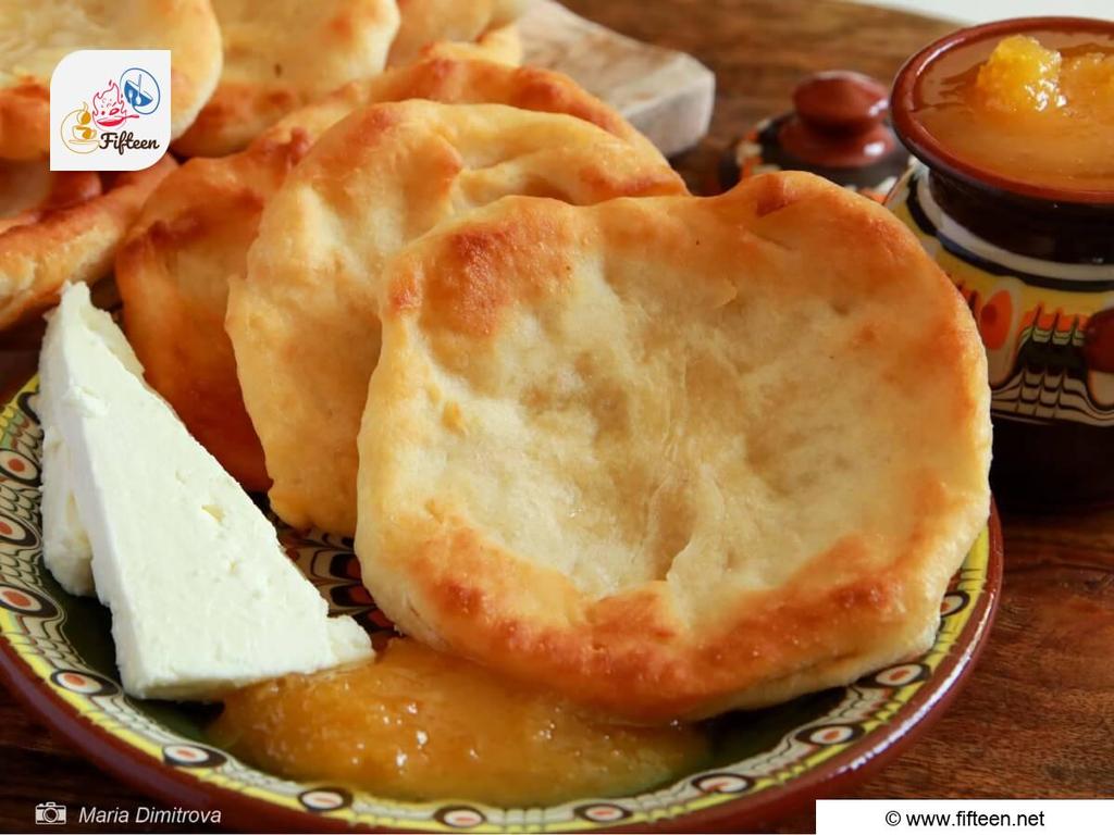 Mekitsi Recipe (Bulgarian Fried Dough)