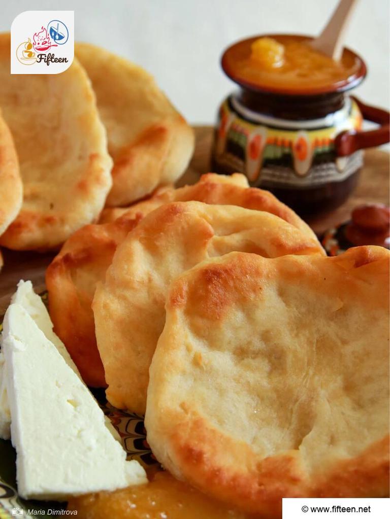 Mekitsi Recipe (Bulgarian Fried Dough)