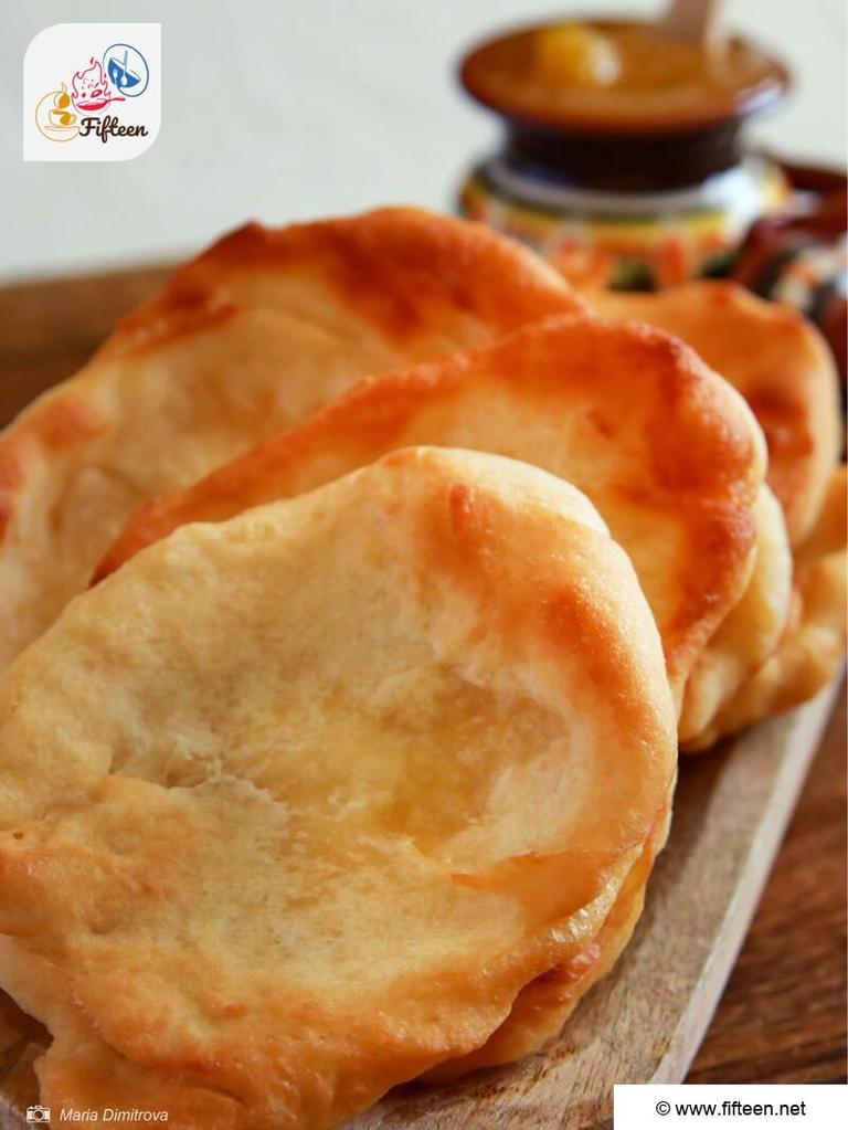 Mekitsi Recipe (Bulgarian Fried Dough)