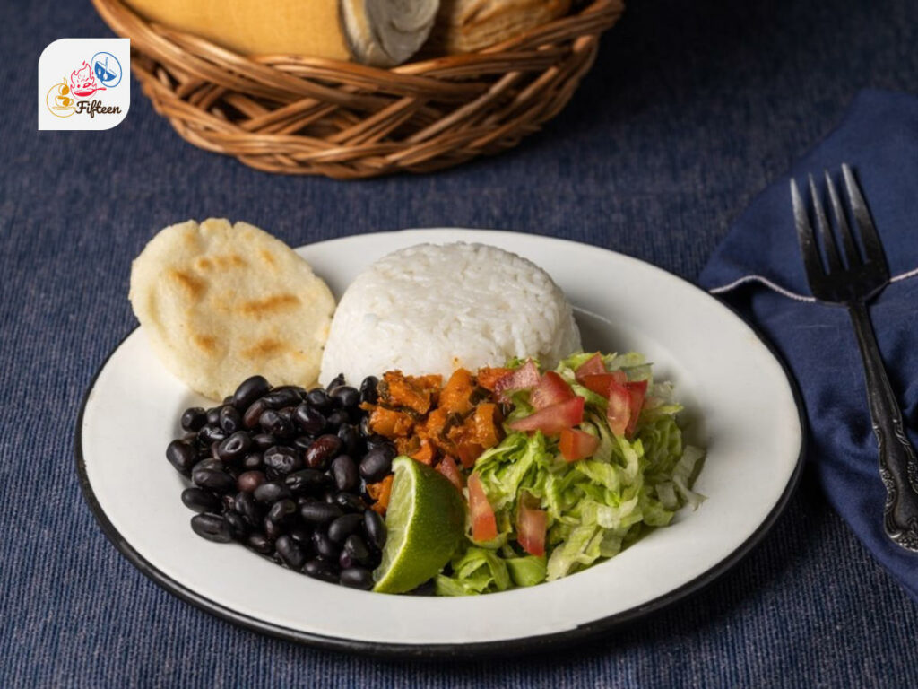 27 Famous Costa Rican Traditional Dishes and Street Foods