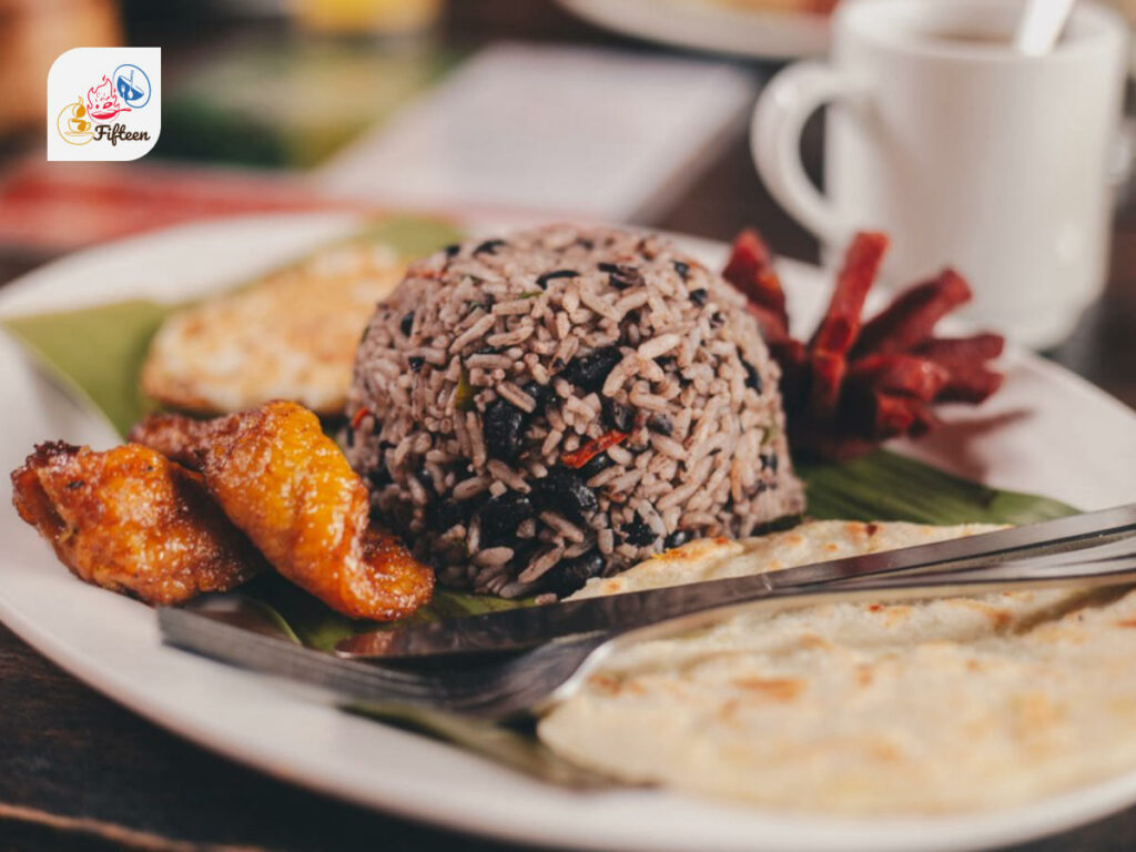 27 Famous Costa Rican Traditional Dishes and Street Foods