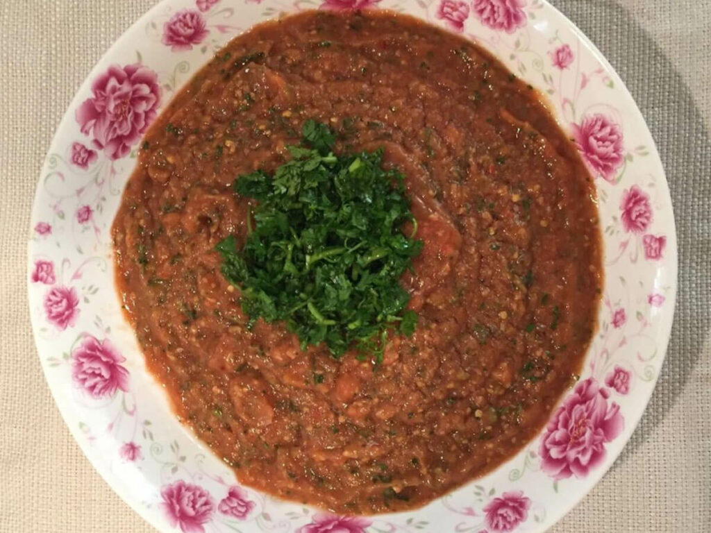 25 Laotian Dishes: Popular and Traditional Foods in Laos