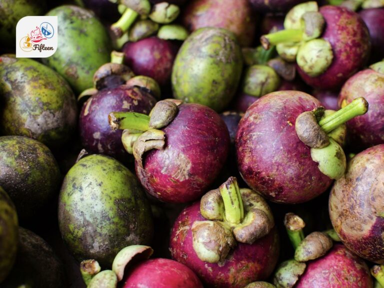 32 Native and Popular Central American Fruits to Try